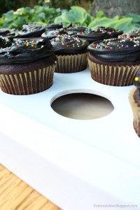 DIY Cupcake Tray Carrier