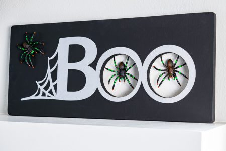 Spooky Spider Halloween Sign - Pretty Handy Girl
