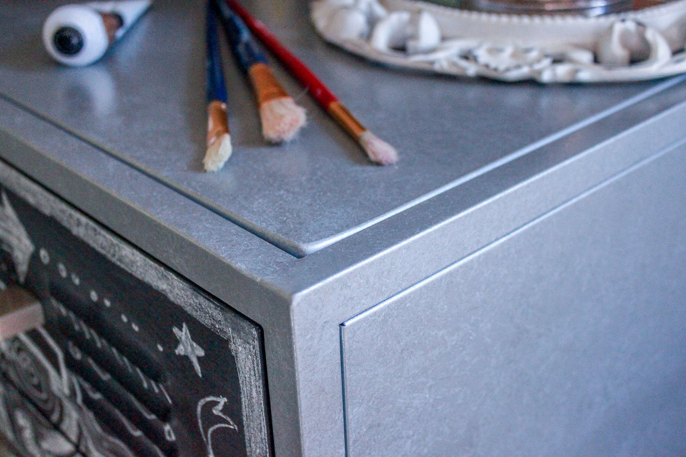 How to Create a Faux Zinc Texture (with Spray Paint) - Pretty Handy Girl